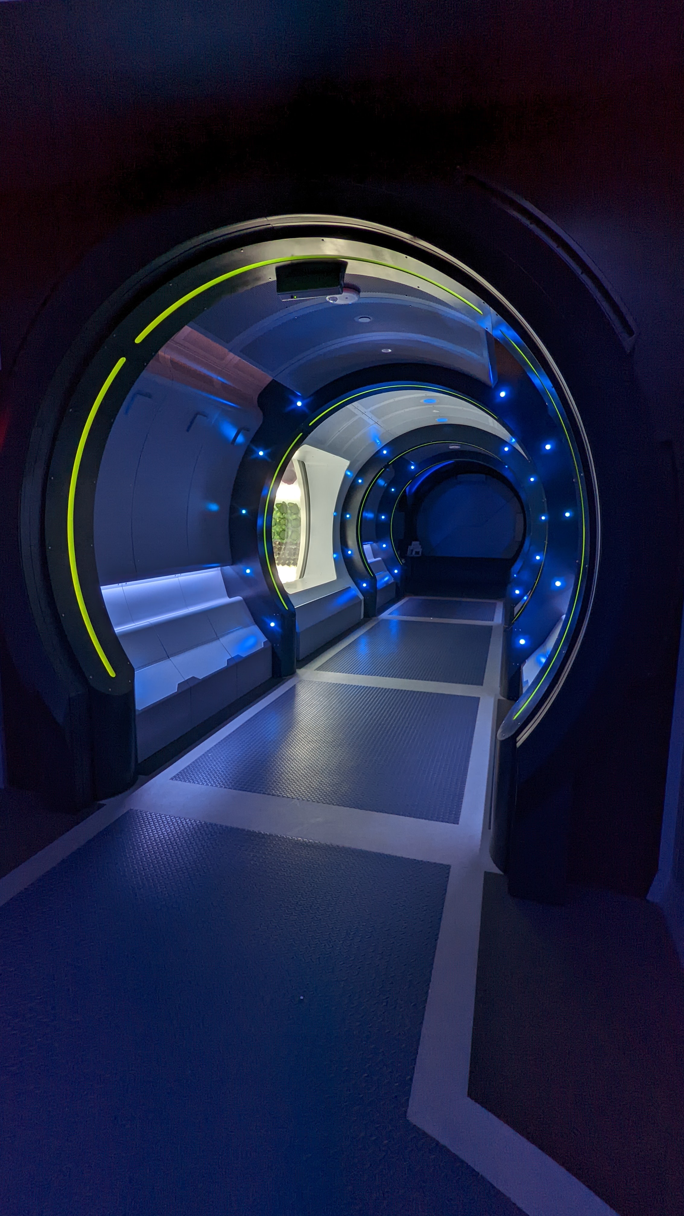 Space 220 Lounge Review – The 360 of Disney